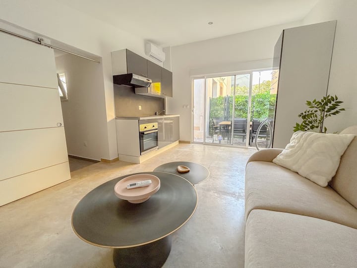 Studio Moderne Avec Terrasse, Jardin, Parking - Saint-Raphaël
