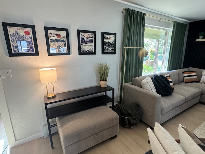 New 2026 Remodel • Prime Midtown Location! - Alaska