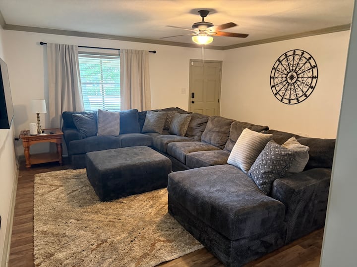 Eagles Nest 3 Bedroom In Midtown Near Usm - Hattiesburg, MS