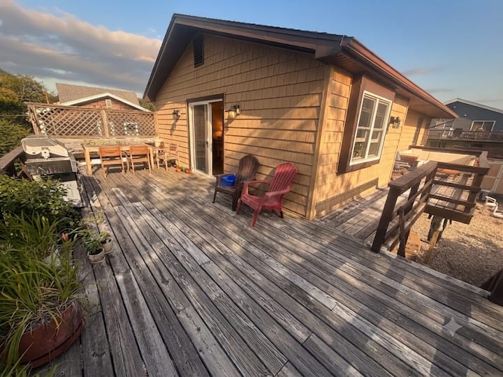 Ditch Plains Surf Bungalow - Montauk, NY