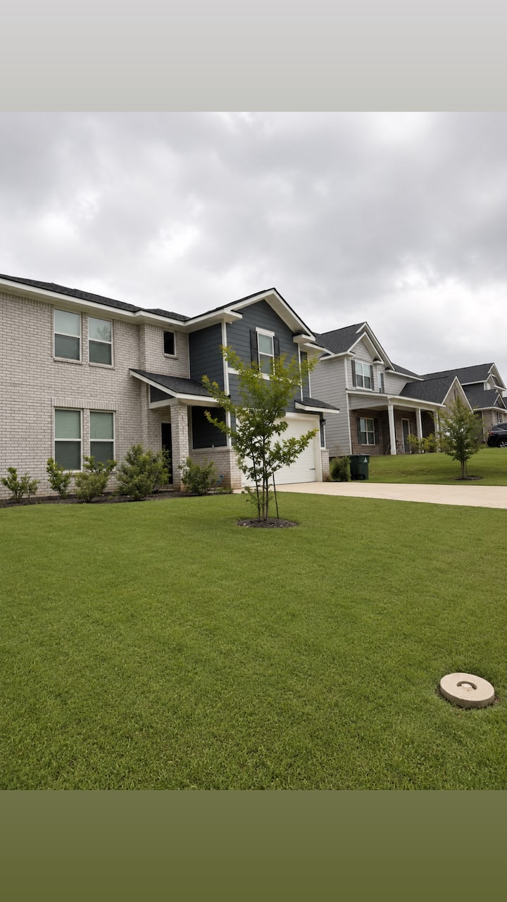 Modern Auburn Retreat | 5 Min To Campus - Auburn, AL