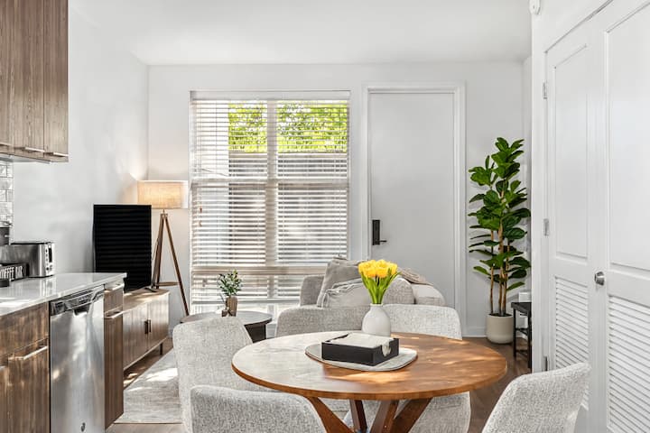 The Residence/king Bed+free Parking/mins To Dc - Arlington, VA