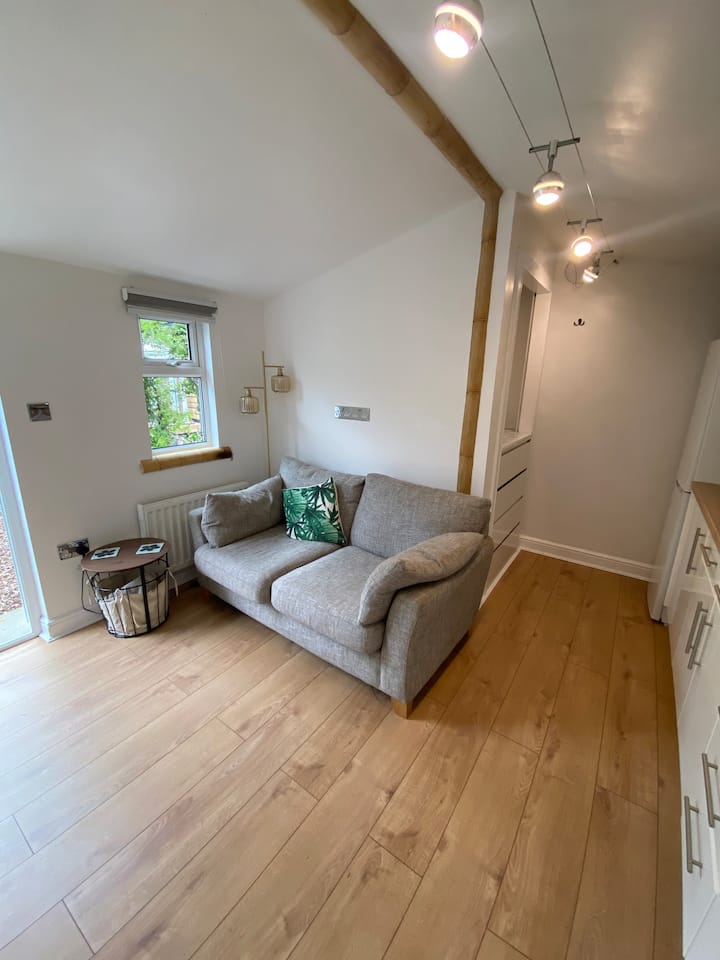 Palm House Garden Retreat - Bourne