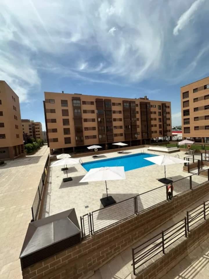 Cozy Apartment With Pool Near Madrid Airport - Torrejón de Ardoz