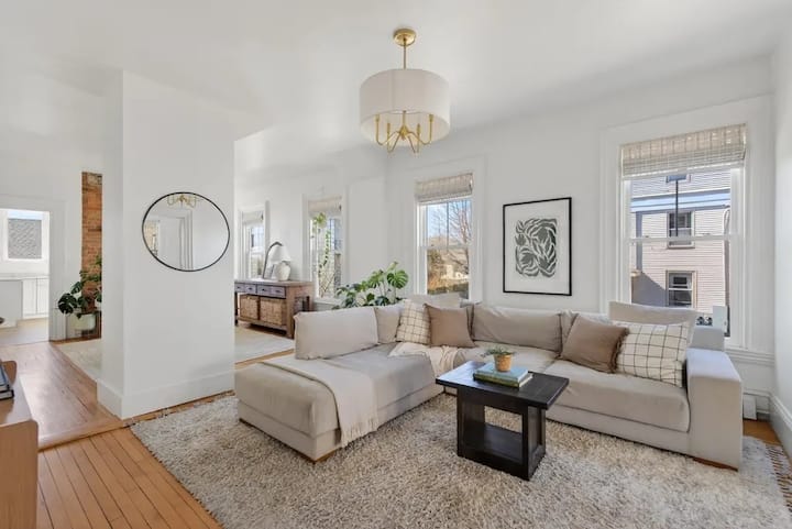 Sunny Munjoy Hill Condo With Casco Bay Views - Portland, ME