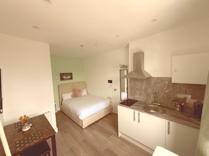 Stylish Studio Near Underground 4.72 - London