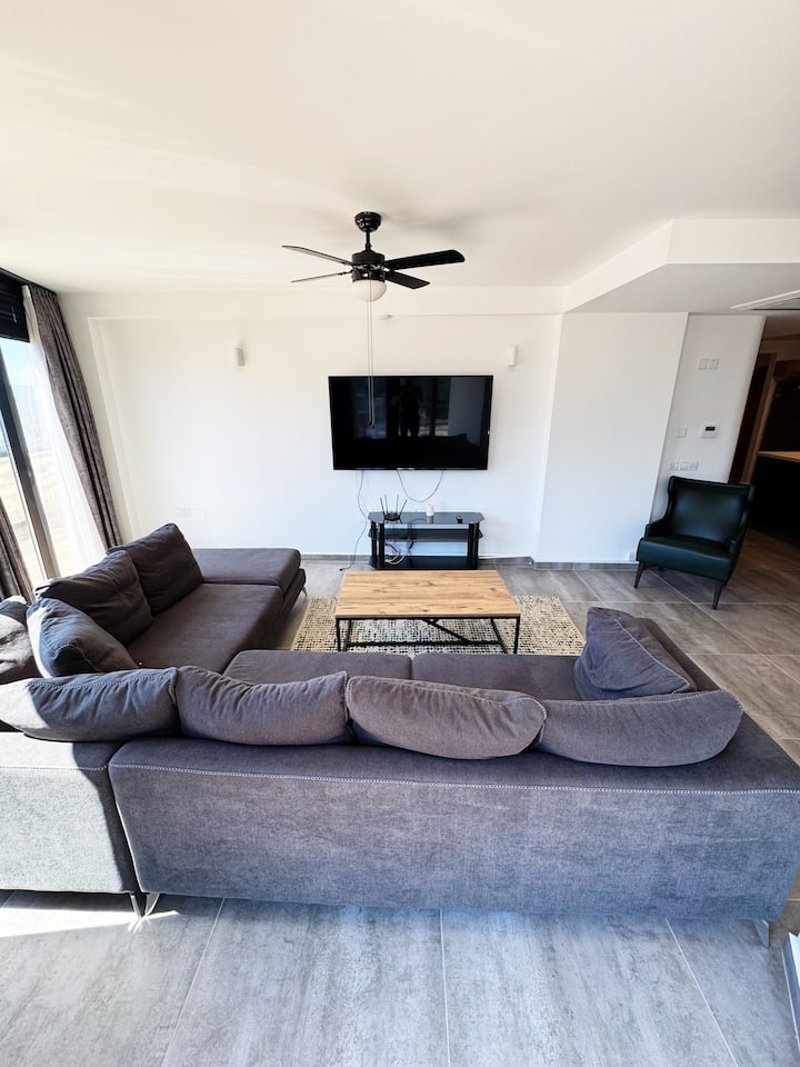 Luxury Kyrenia Apartment | Pool, Gym & Sauna - Kyrenia