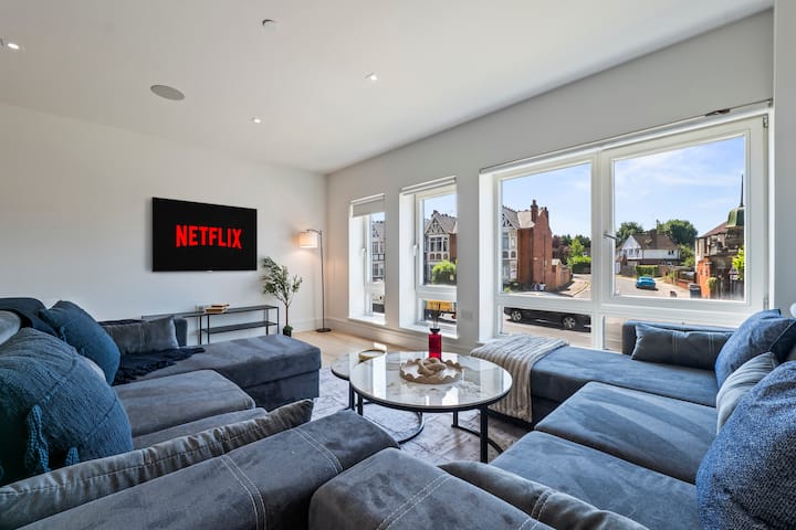 Stylish 4br Apartment | Sleeps 12 | Near Wembley - Harrow
