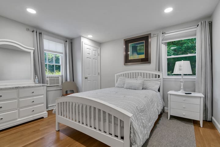 Private Room | 8 Min To Gillette | Full Bed+deck 2 - Mansfield, MA