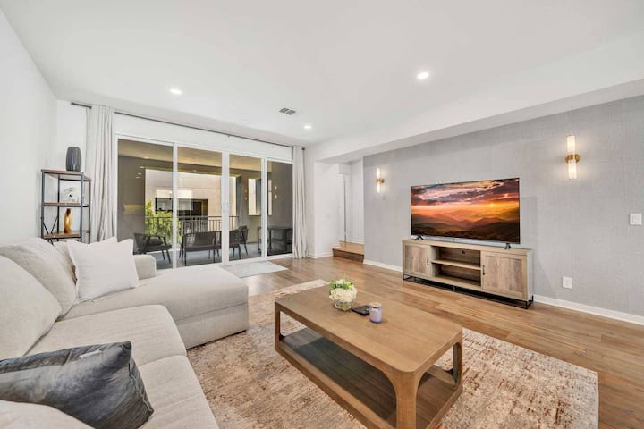 Irvine Executive Retreat On Terrapin M#42576 - Irvine, CA