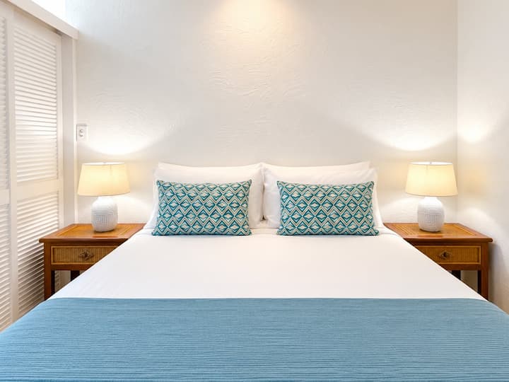 Four Mile Beach Deluxe Garden Apartment - Four Mile Beach, Port Douglas