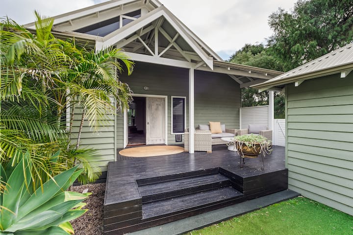 Saltwood Main Residence | Walk To The Beach - Margaret River