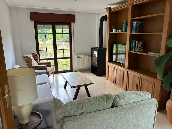 Villa Amplia Con Gran Jardín, Barbacoa Y Parking - Arnuero
