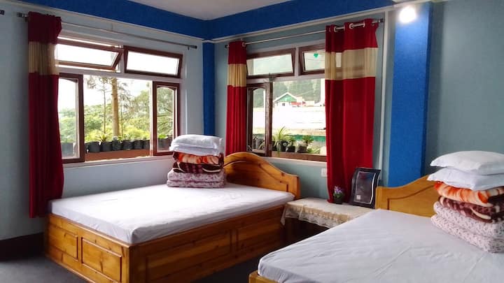 Kanchenjunga View Homestay W/ Home Meals, Wb - Lava
