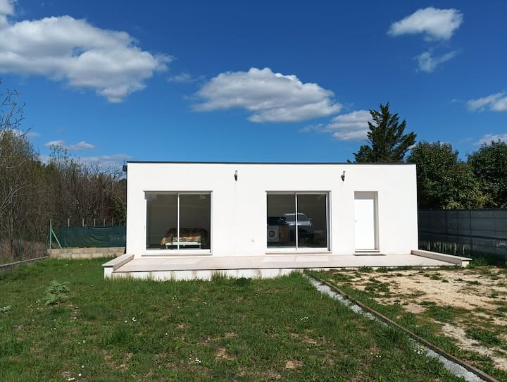 Petite Maison Avec Terrasse Et Parking - Alès