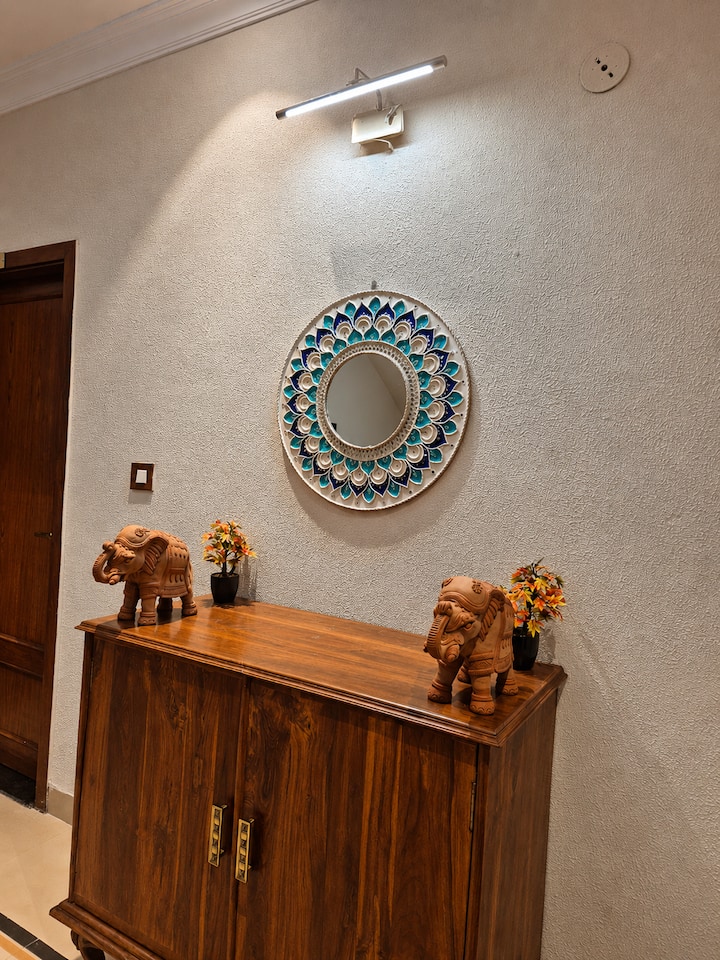 Vaanam One- Boutique Hotel(luxury Room2) - Ujjain