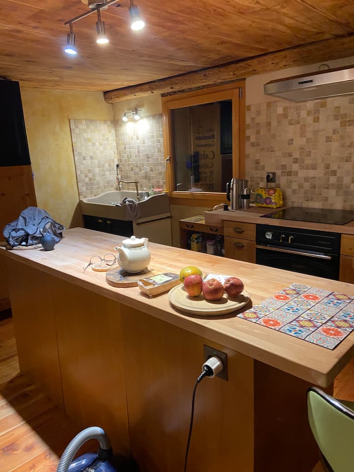 Mini Chalet Sans Wifi 
Accès à Pied 2 Min - Martigny