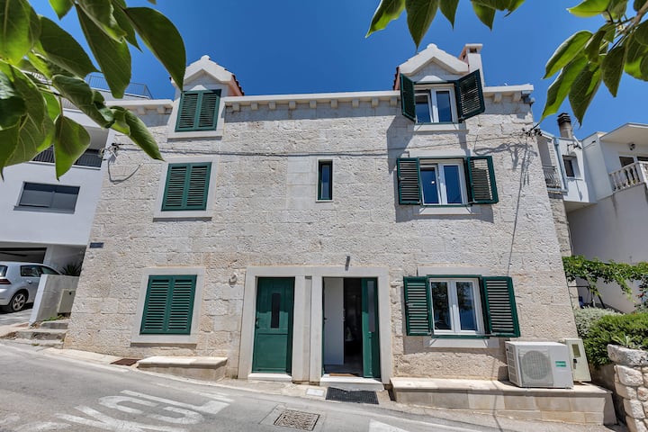 Holiday Home Pelegrin - Baška Voda