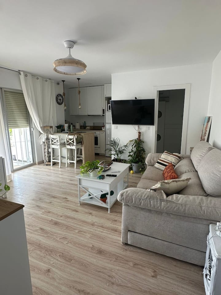 Luminoso Apartamento Con Vistas Al Mar Y Piscina - Almuñécar