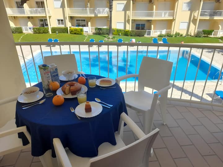 Cozy 1 Bed Apt With Pool View & Sunny Balcony - Guia