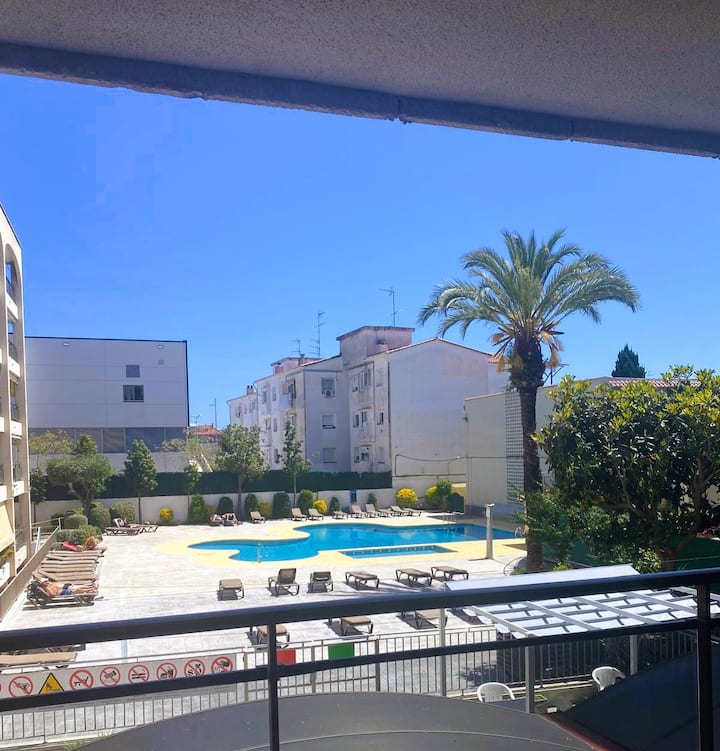 Apartamento Reformado, Piscina, A 5 Min. La Playa. - Calella