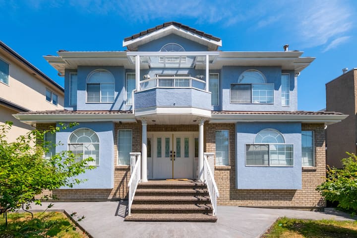 Spacious 5br Home Near Airport/downtown/skytrain - Vancouver