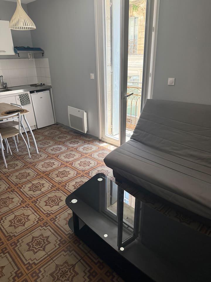 Grand Studio Avec Un Coin Nuit,4 Personnes - Clermont-l'Hérault