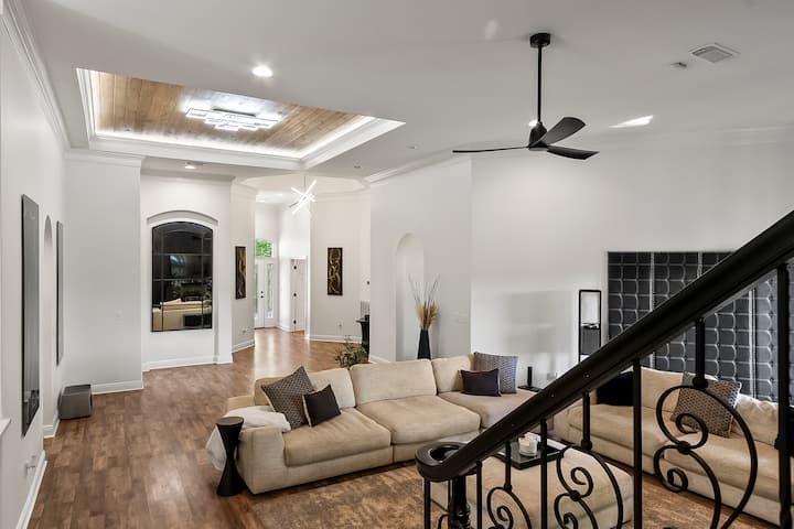 Game Day Lake House At Yacht Club + 7br Sleeps 18+ - Tuscaloosa, AL