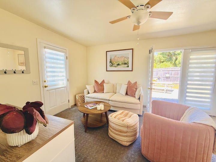 Ojai Pixie House  Cozy Garden Guesthouse - Ojai, CA