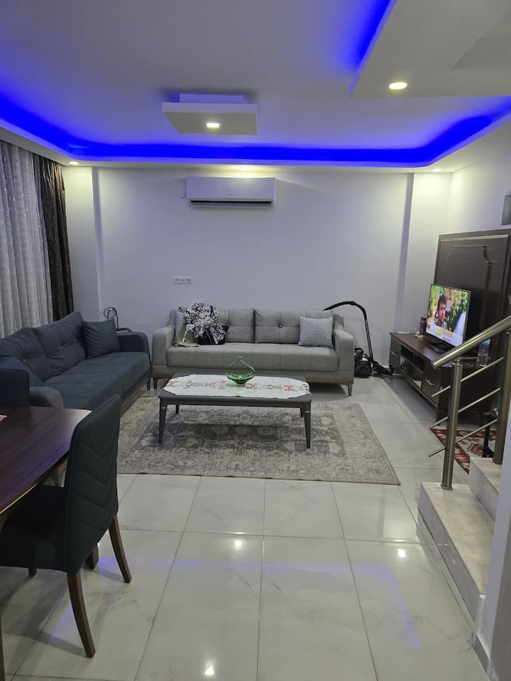 Denize çArşıya Avm'ye Yakın Villa - Kuşadası