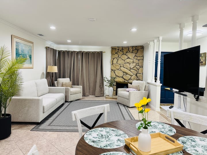 A Stunning Fully Furnished Unit In Orange County - Garden Grove, CA