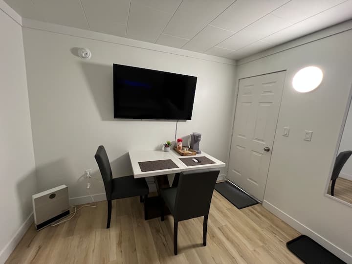 Modern King Studio With Full Comfort & Views - Williams Lake