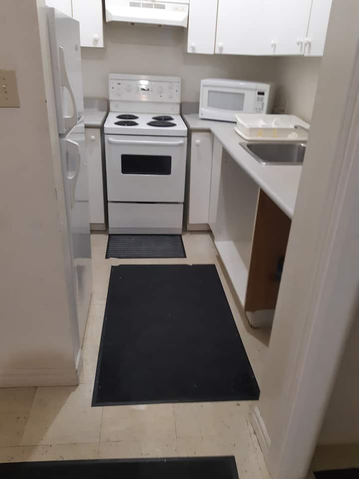 2 Bedroom Apartment, Spacious And Quiet - Oshawa