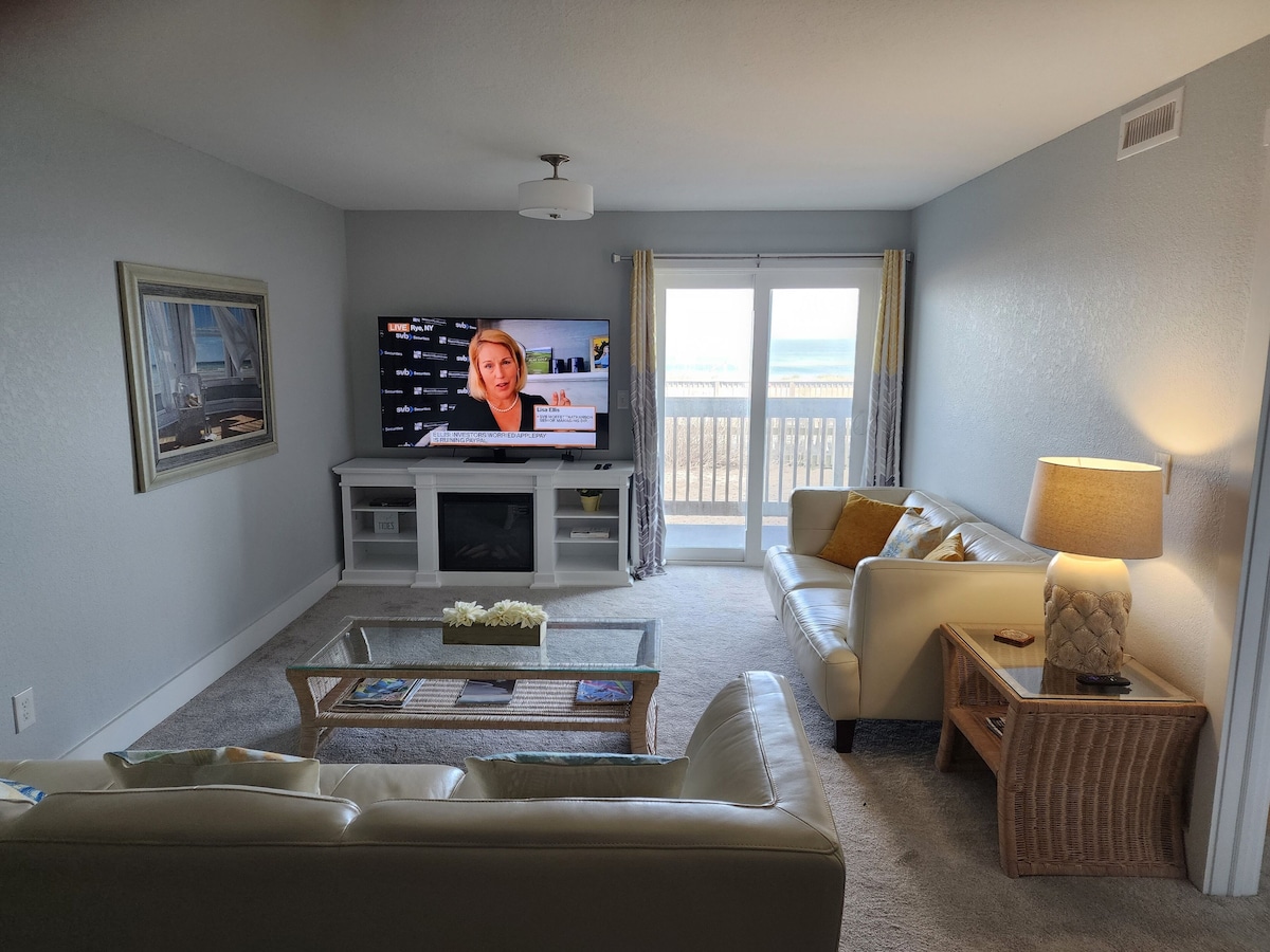 Oceanfront Cozy Condo. Pool. - Flats for Rent in Nags Head, North ...