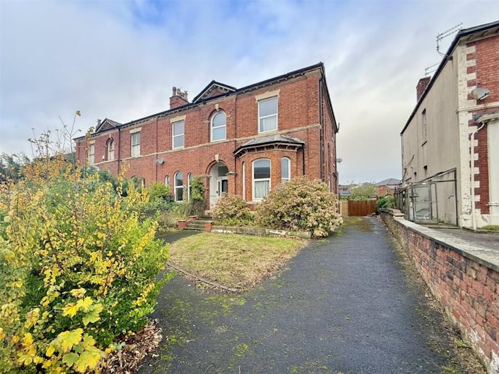 Open Golf House Rental - Available Now - Local - Southport