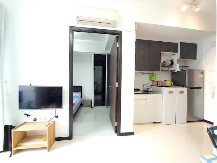 Entire Cozy 1br Apartment With Shopping Mall Below - Singapore