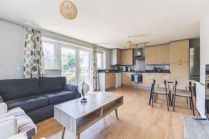 Modern 2bed Home Near Elizabeth Line & Heathrow - 하예스
