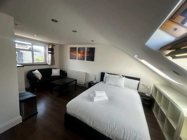 Cosy Studio, Southall | Walk To Elizabeth Line - Gmina Hounslow