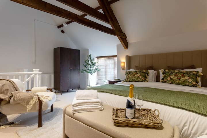 Boutique Cotswold Cottage, Central Tetbury Parking - Tetbury