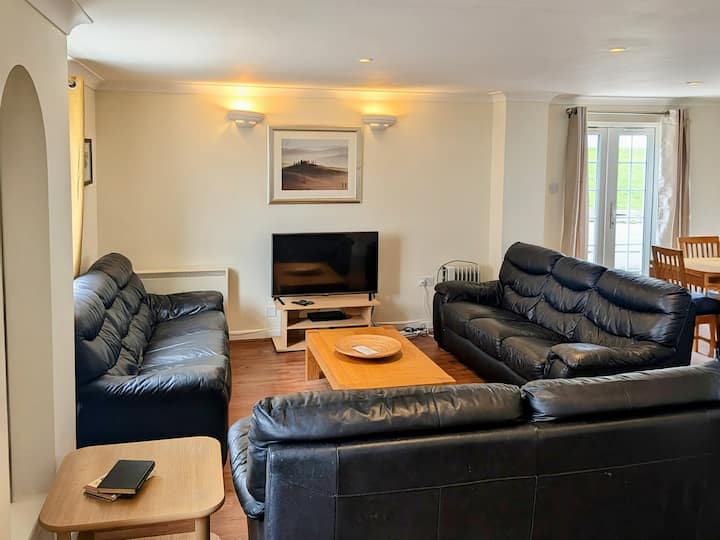 Atlantic Reach Lodge - Spacious 4 Bedroom Retreat - Newquay