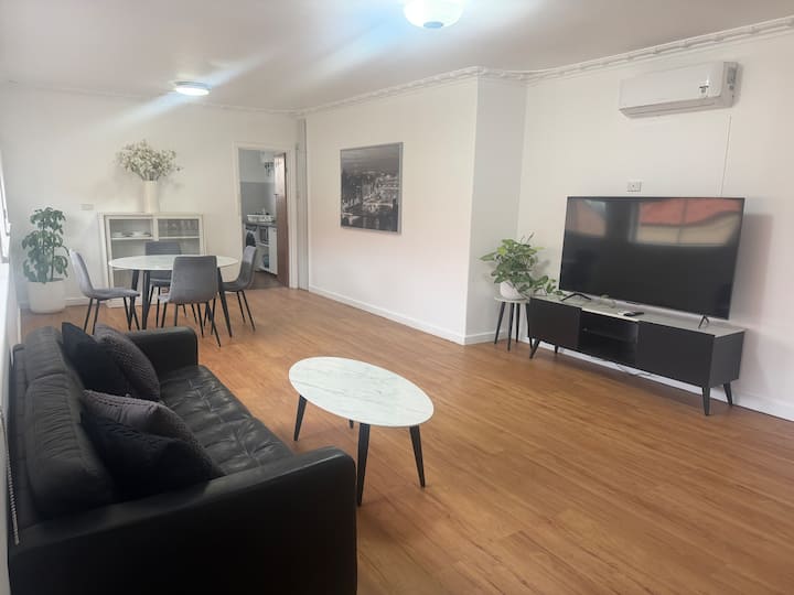 Como Beach 2-bedroom Apartment - Claremont