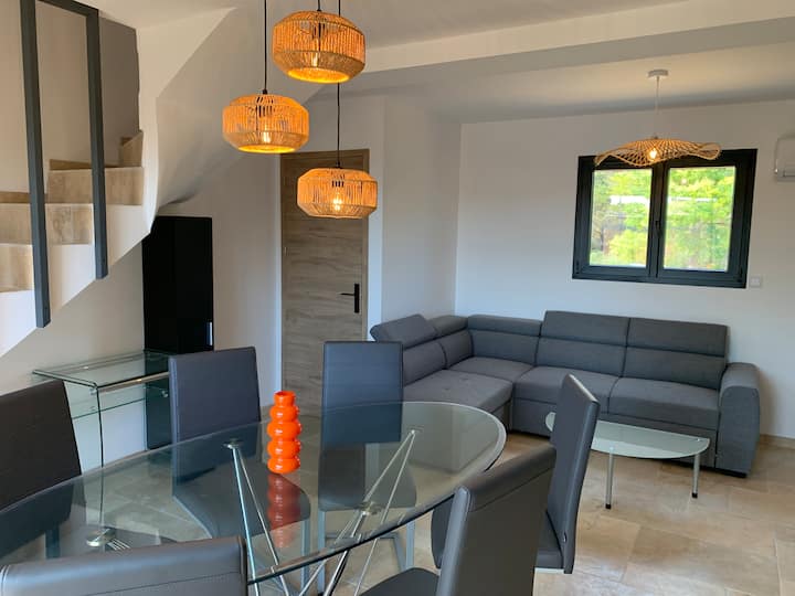 Maison De 65m² Entierement Climatisé Avec Spa - La Favière