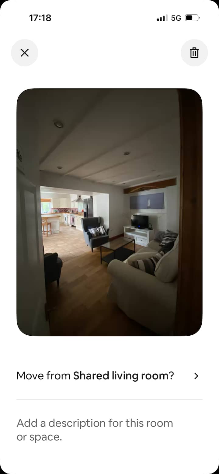Entire Place At 35 Mainstreet, Wine Dine And Relax - Solva