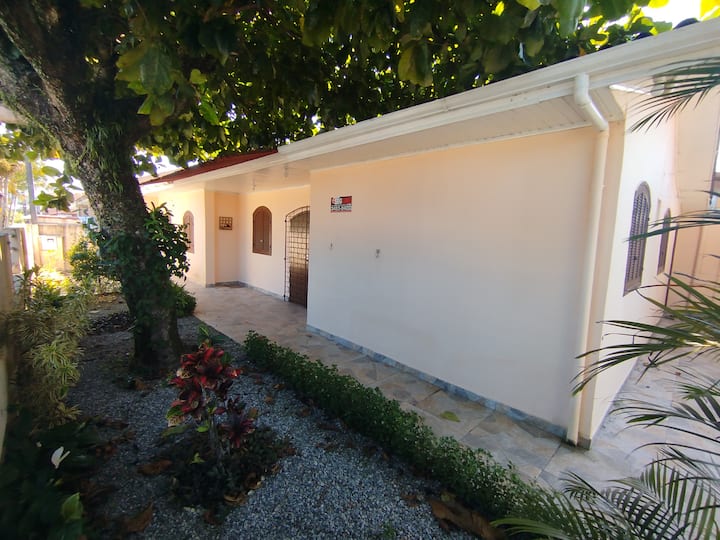 Aconchegante Casa Em Matinhos - Matinhos