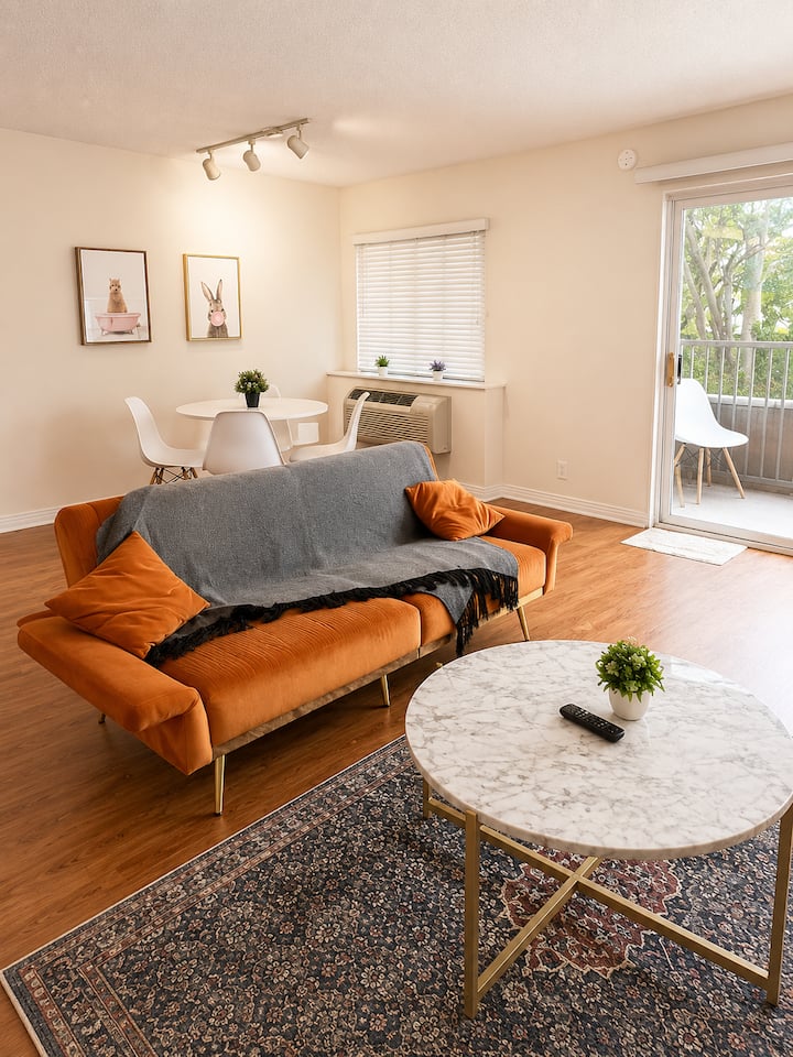 Nice 1 Bd Apt Near The Ocean - Marina del Rey, CA