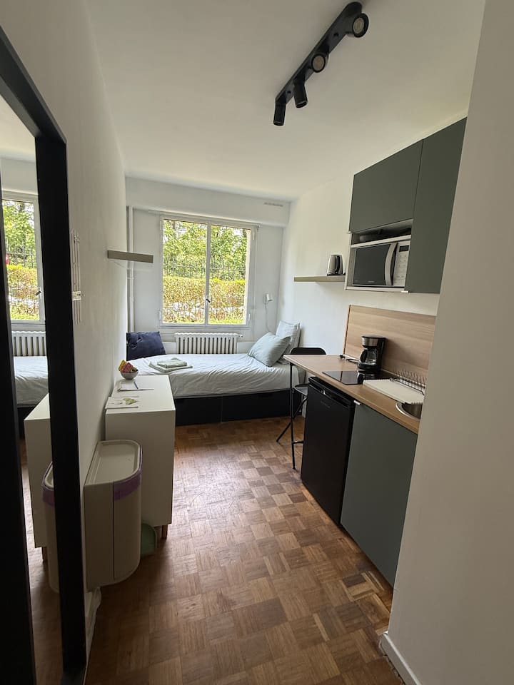 Studio Calme Et Confortable - Paris 20e Arrondissement