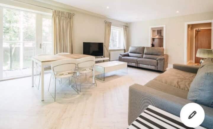 Luxury 1 Bed Apartment Foxrock - Dublin