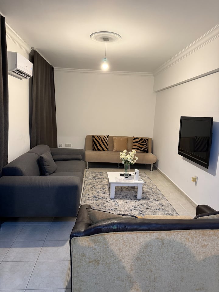 Girne Merkezi Konumda Geniş Aile Için Uygun Daire - Kyrenia