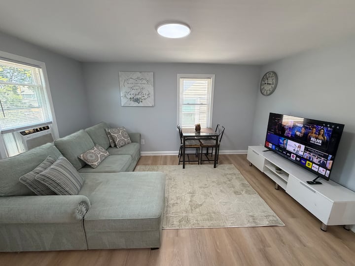 Modern 2br Near Beach + Private Parking - New Haven, CT