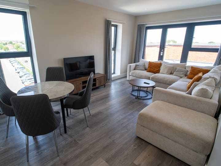 1 Bed Flat Dartford With Balcony Next To Station - Dartford